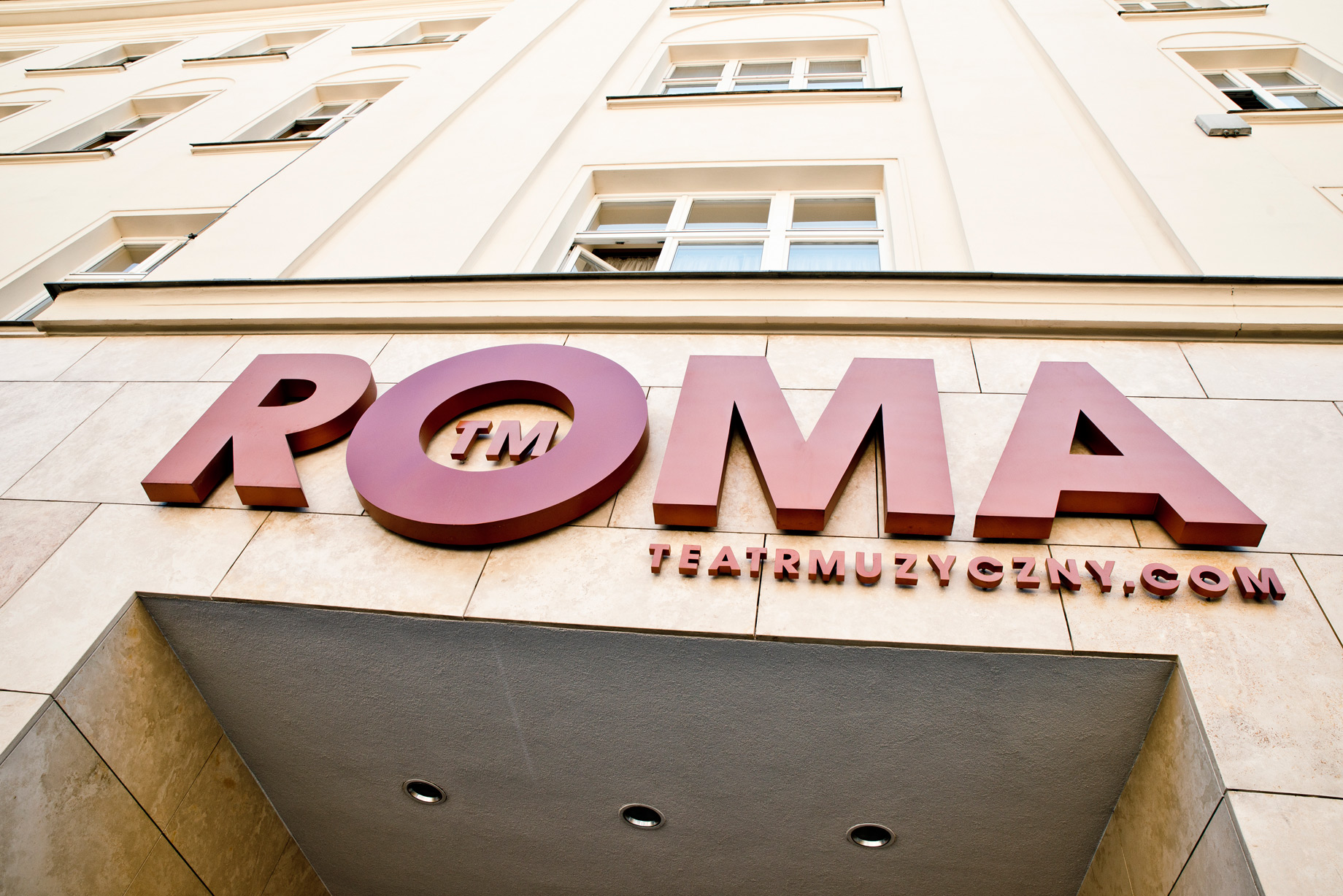 Praca szuka człowieka :-) - Teatr Muzyczny Roma - Odkryj świat musicali!